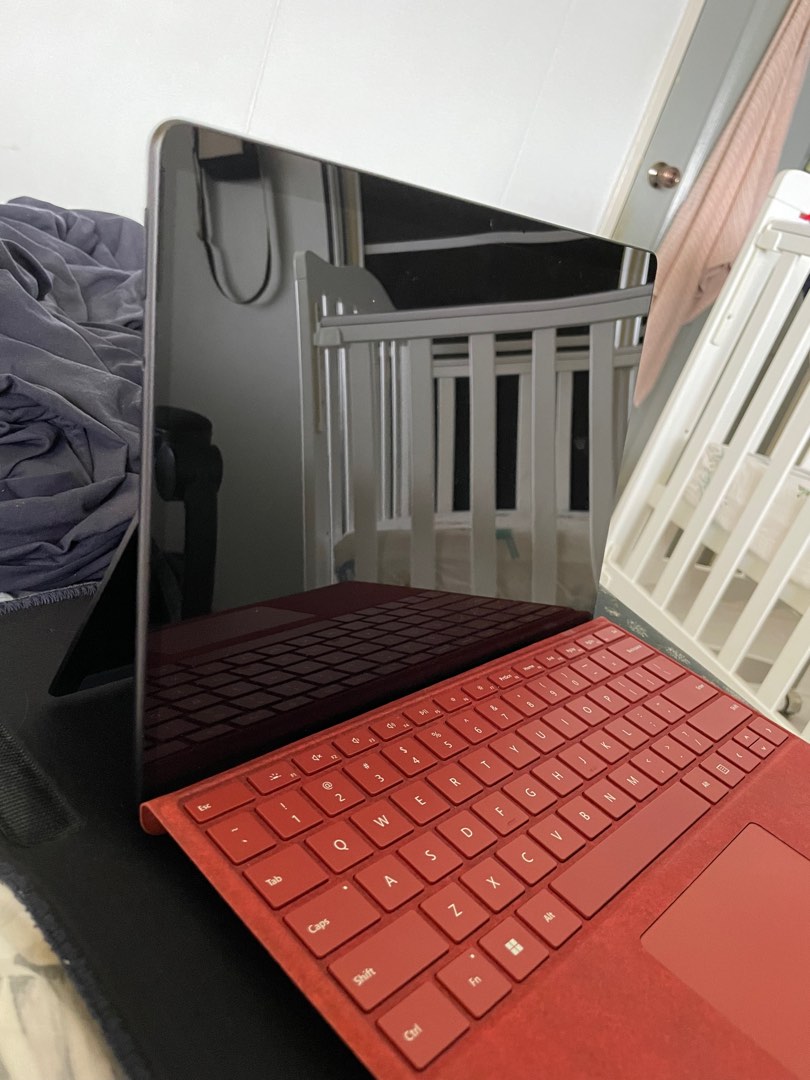 {Like New} Microsoft Surface Pro 8 256GB with Stylus and Keyboard Cover ...