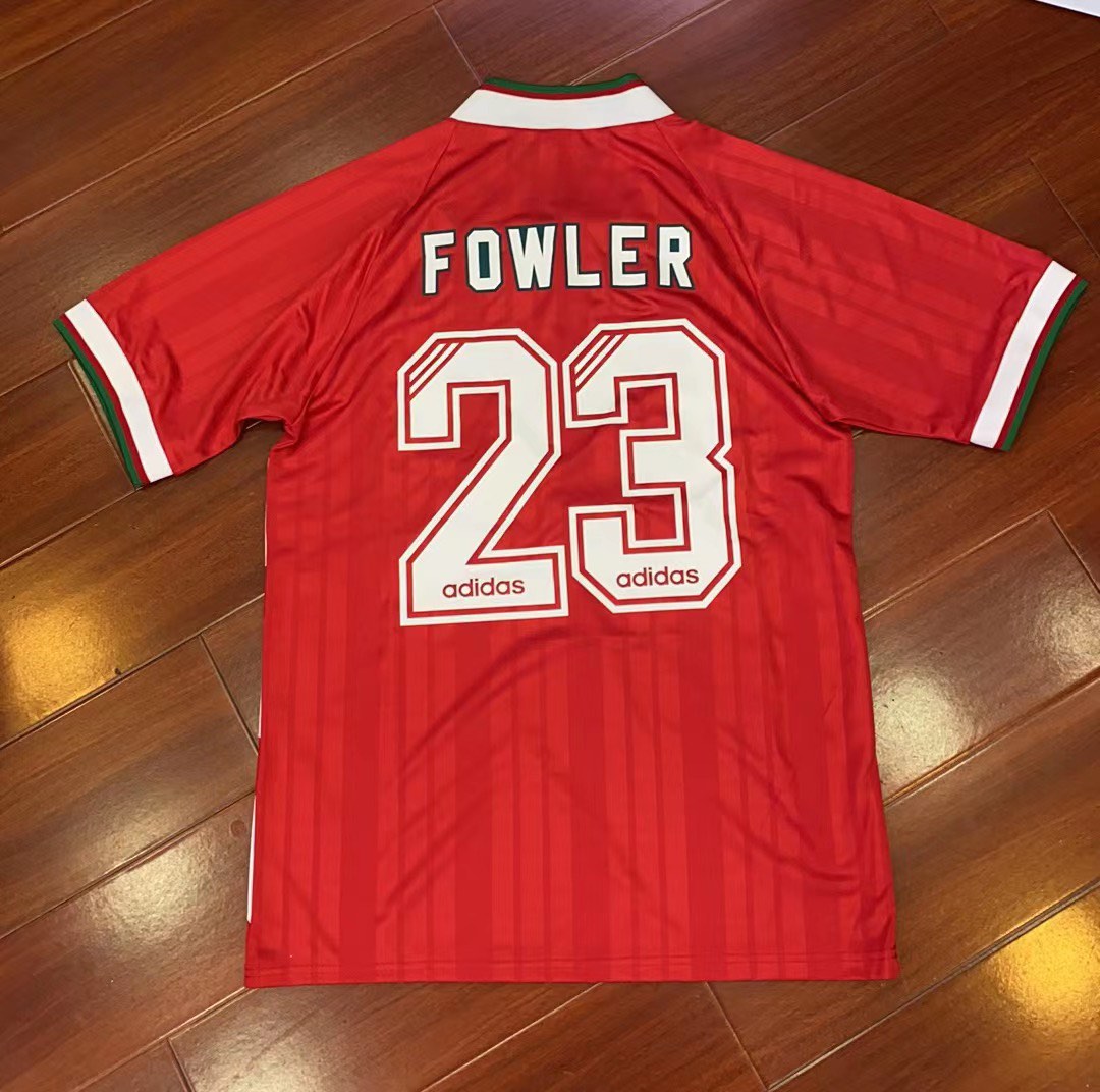 Liverpool 1993 football shirt new w/tags S-XXL, 男裝, 運動服裝 - Carousell