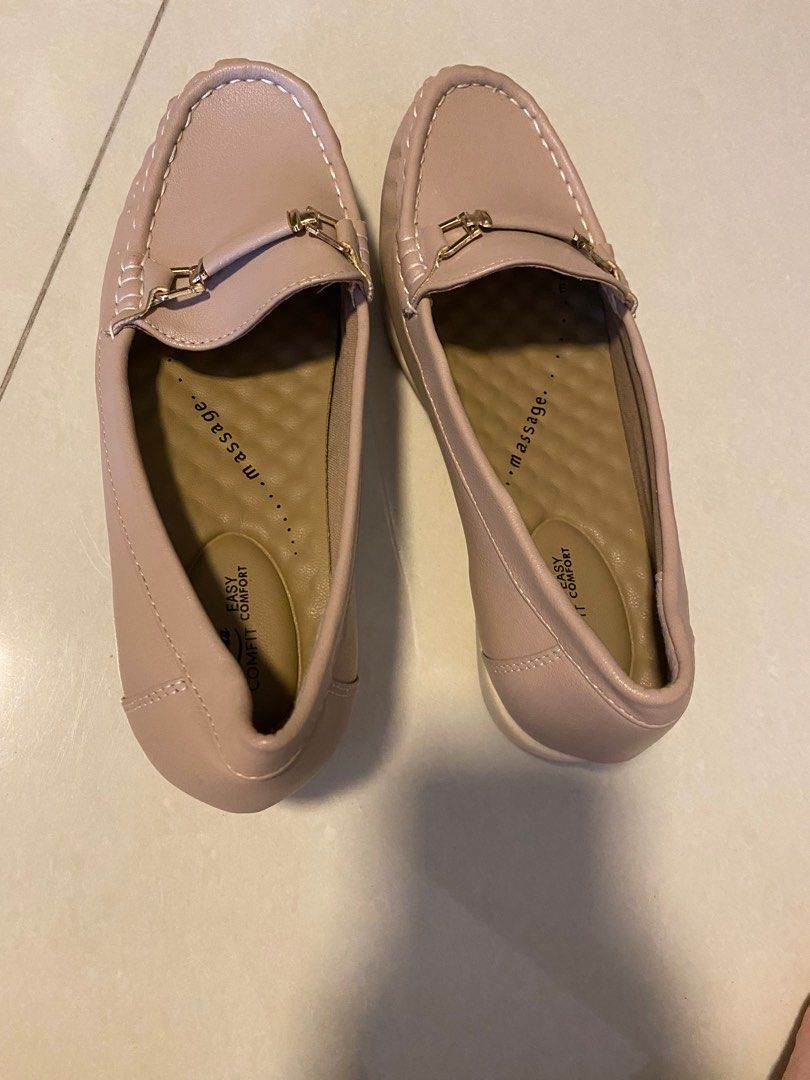 Loafer Bata, Women's Fashion, Footwear, Loafers on Carousell
