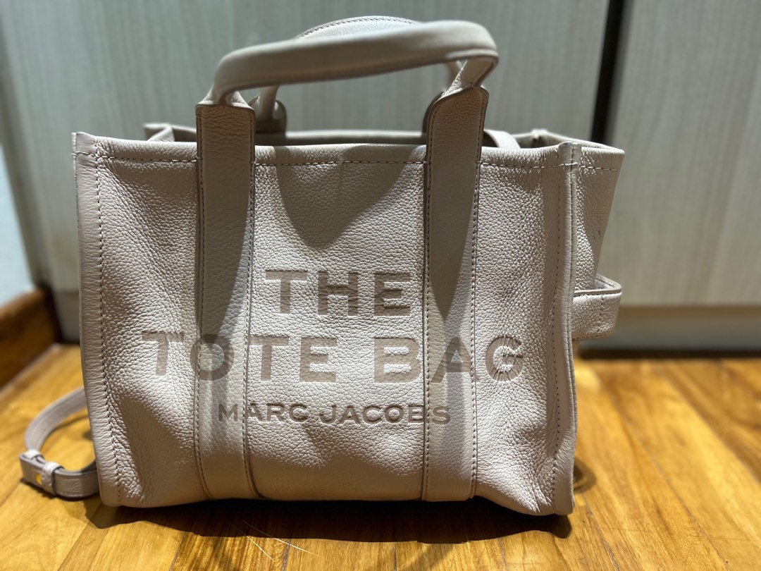 Marc Jacobs the Tote Bag Peach, Women's Fashion, Bags & Wallets, Tote ...