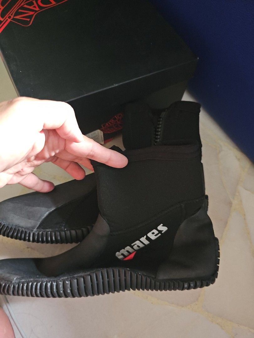Mares booties, Sports Equipment, Sports & Games, Water Sports on Carousell