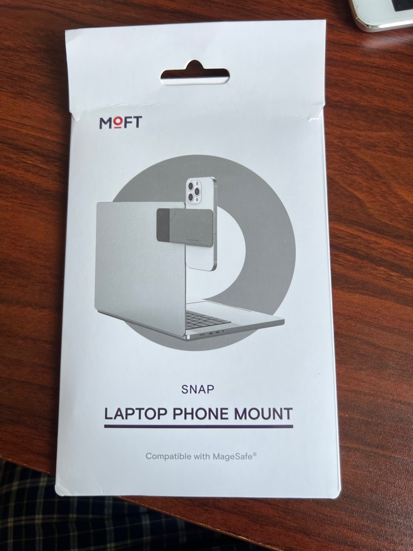 MOFT Laptop IPhone Mount for continuity camera, Mobile Phones & Gadgets, Mobile & Gadget ...