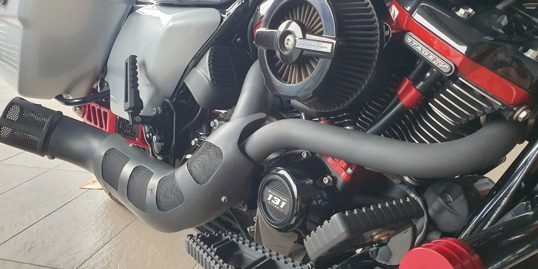 Paul Yaffe exhaust system on harley davidson M8 roadking, Motorcycles ...