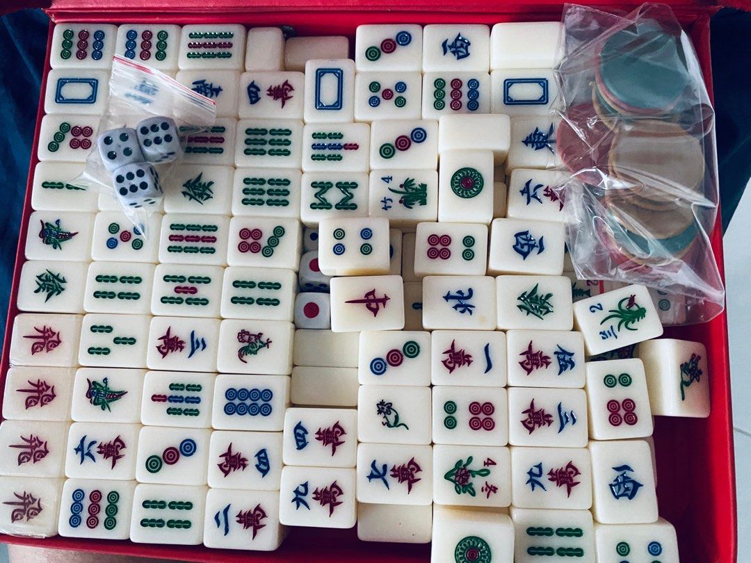 Portable Mahjong Set, Hobbies & Toys, Toys & Games on Carousell