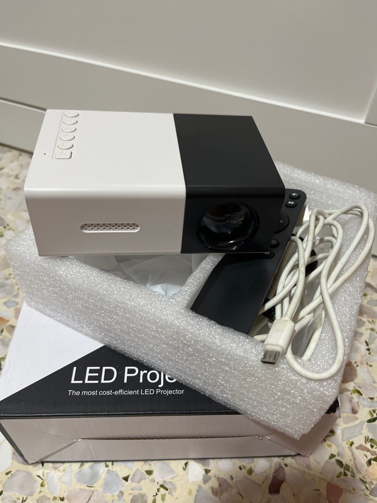 Projector free Any Cast, TV & Home Appliances, TV & Entertainment ...