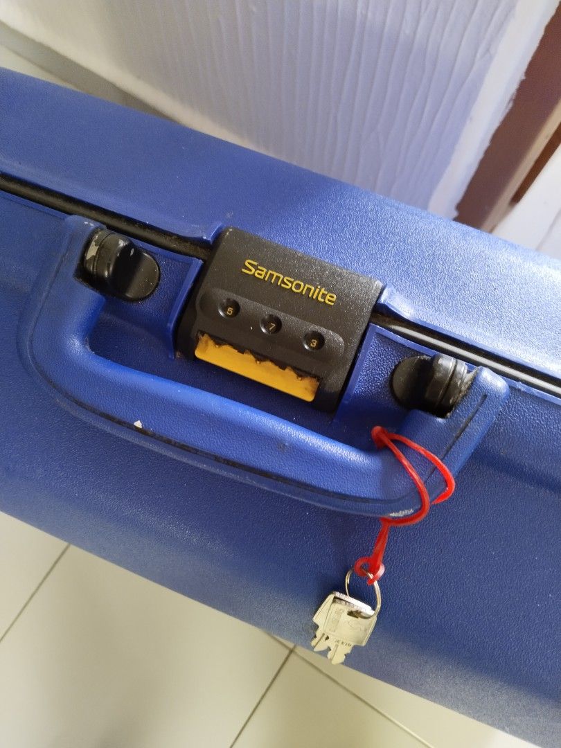 Samsonite XL Luggage 29", Hobbies & Toys, Travel, Luggage on Carousell