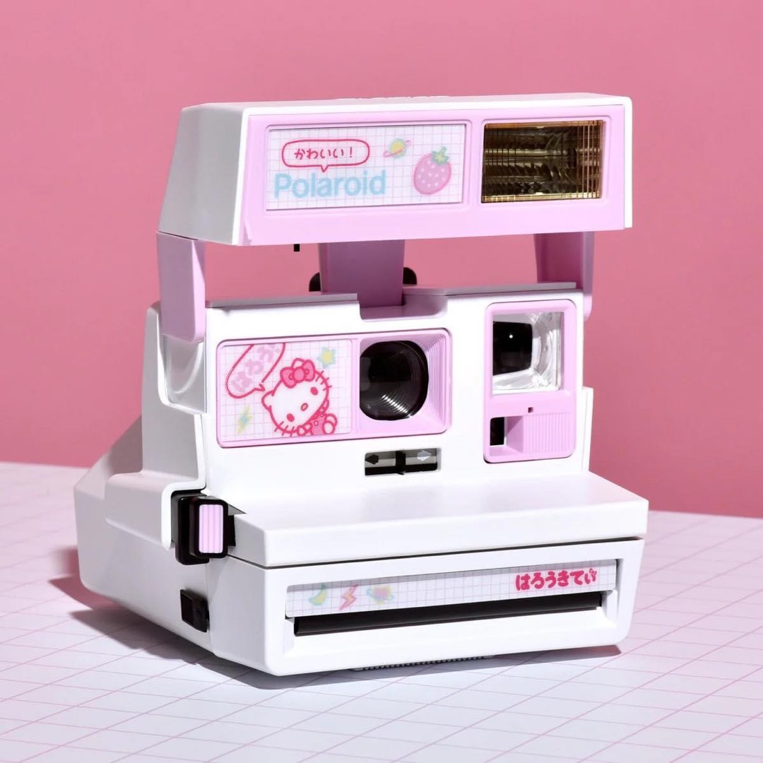 Sanrio Hello Kitty x Polaroid 600 Strawberry Milk Instant Film Camera ...