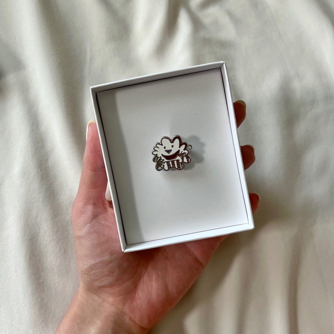 singapore pin (merlion, MBS) *DONATE*, Hobbies & Toys, Stationery ...