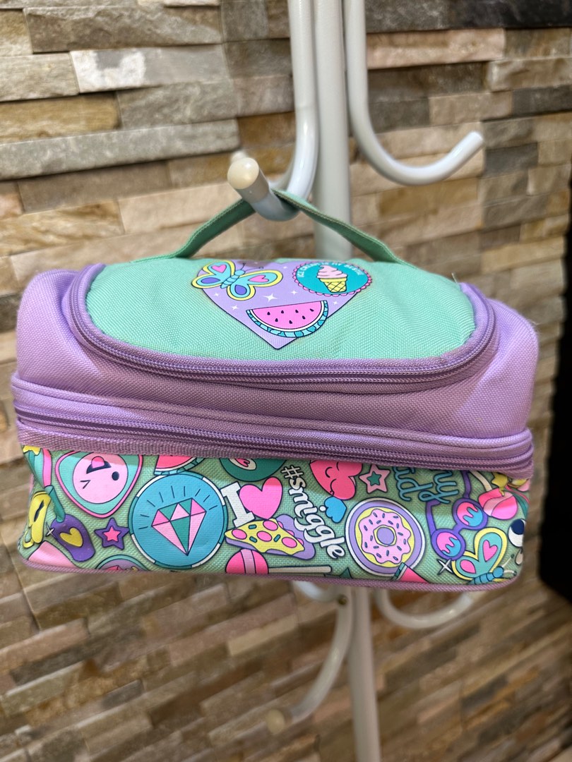 Smiggle lunch box, Babies & Kids, Babies & Kids Fashion on Carousell