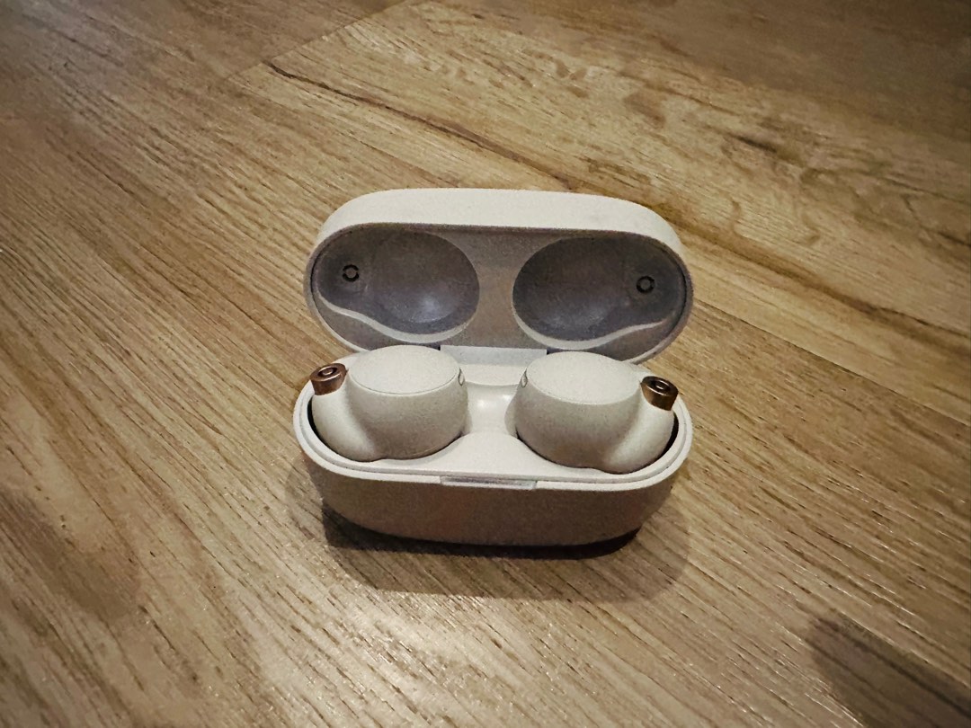 Sony WF-1000XM4 silver, Audio, Earphones on Carousell