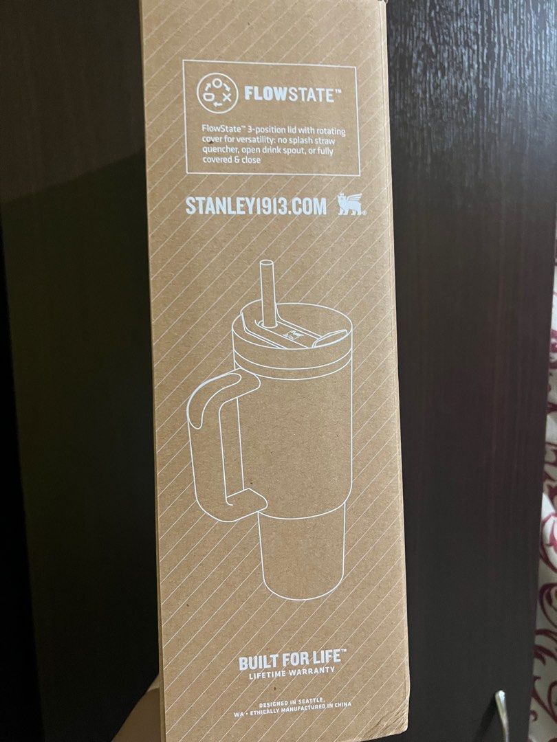 Stanley Flowstate 40oz, Everything Else, Others on Carousell