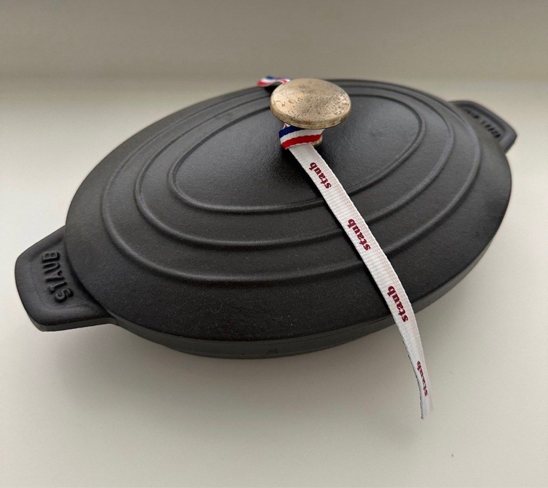 STAUB 23 Oval Hot Plate, Furniture & Home Living, Kitchenware ...