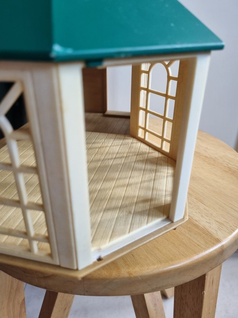 Sylvanian family playhouse, Hobbies & Toys, Toys & Games on Carousell