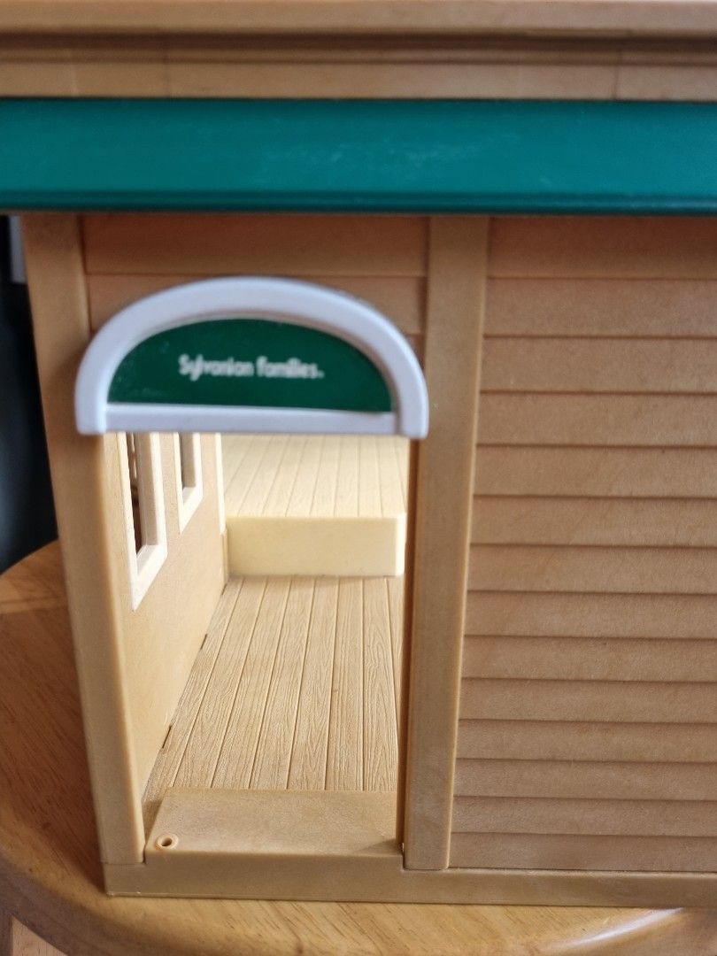 Sylvanian family playhouse, Hobbies & Toys, Toys & Games on Carousell