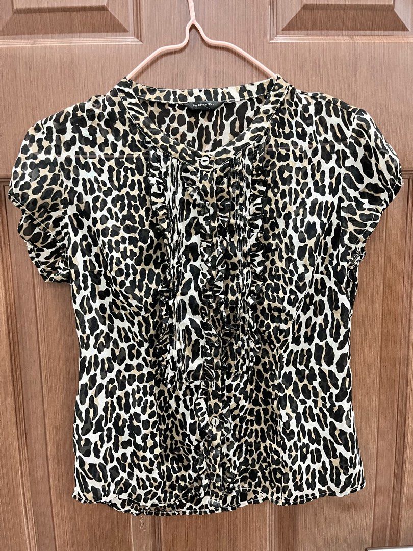 The Executive Blouse Leopard, Fesyen Wanita, Pakaian Wanita, Atasan di ...