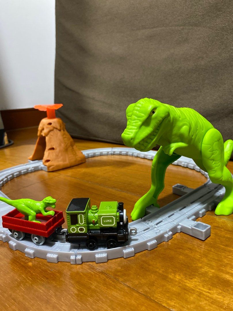 Thomas and friends adventures Dino discovery train set Luke, Hobbies ...