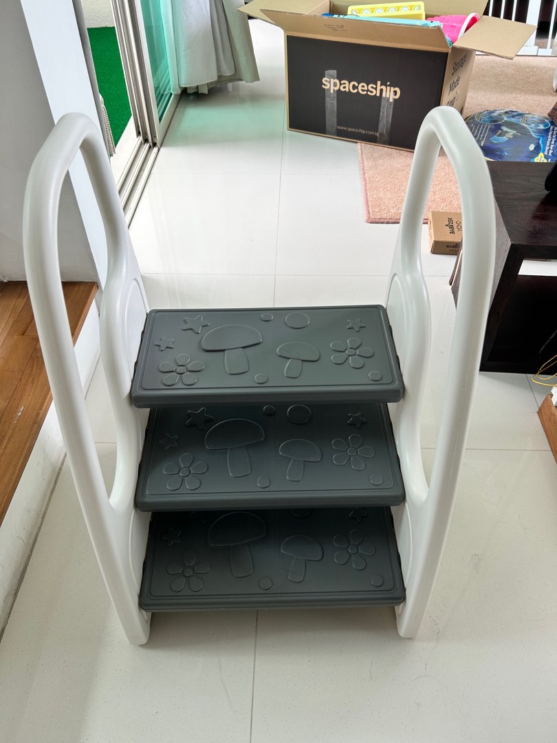 Toddler stair steps to reach sink, Babies & Kids, Baby Nursery & Kids ...