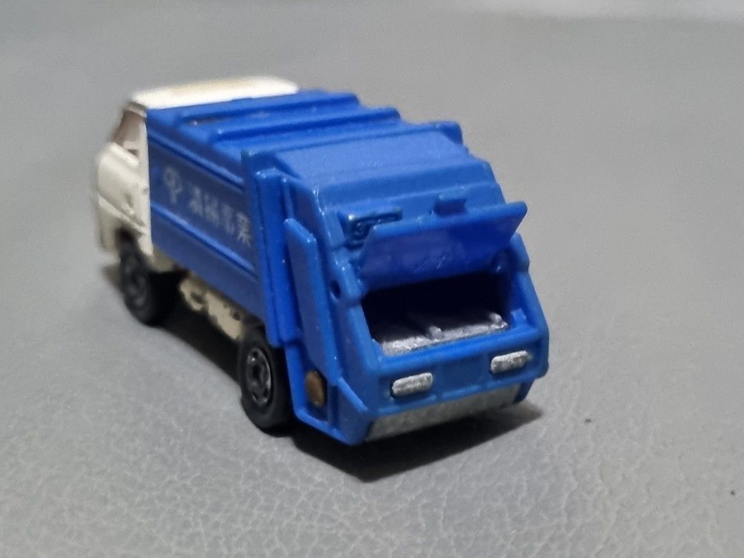 Tomica Mitsubishi Canter garbage truck, Hobbies & Toys, Toys & Games on ...