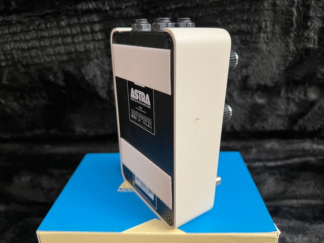 Universal Audio Astra Modulation Machine, Hobbies & Toys, Music & Media ...