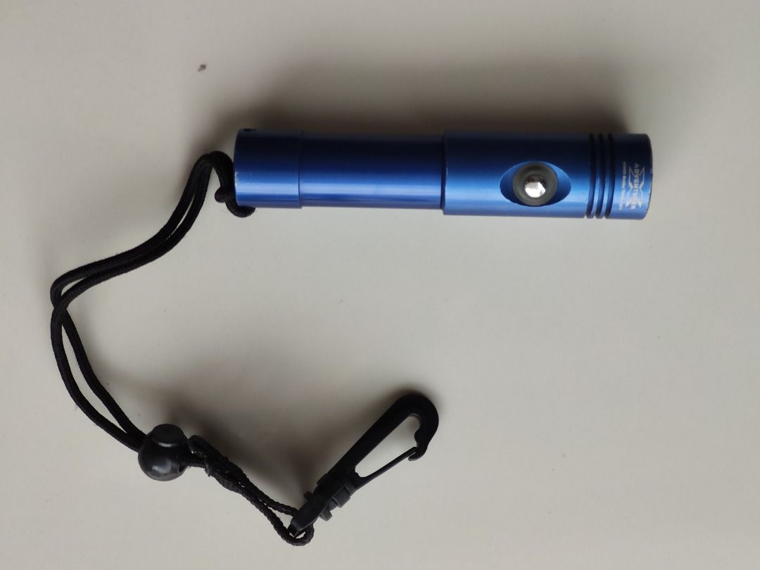 Xadventurer M900 Flashlight Blue 900 lumens with red filter for scuba ...