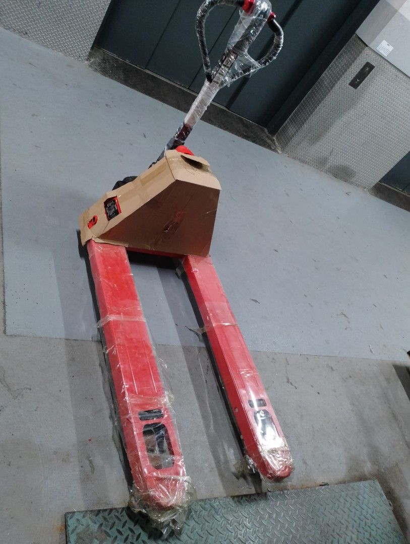 2,5 ton pallet Jack battery, Furniture & Home Living, Home Improvement ...