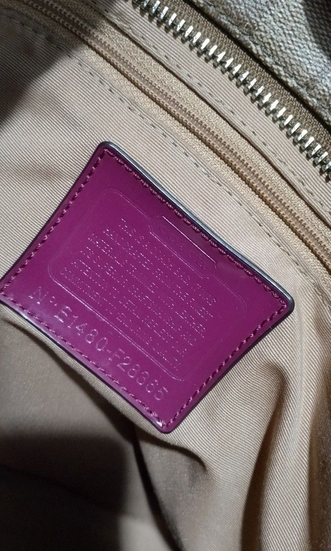 Coach Tote ada creed noser Made in Vietnam, Fesyen Wanita, Tas & Dompet ...
