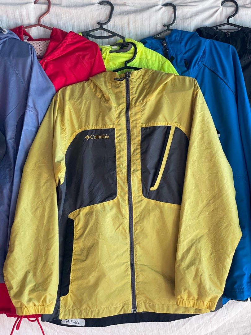 COLUMBIA Windbreaker Jacket, Men's Fashion, Activewear on Carousell