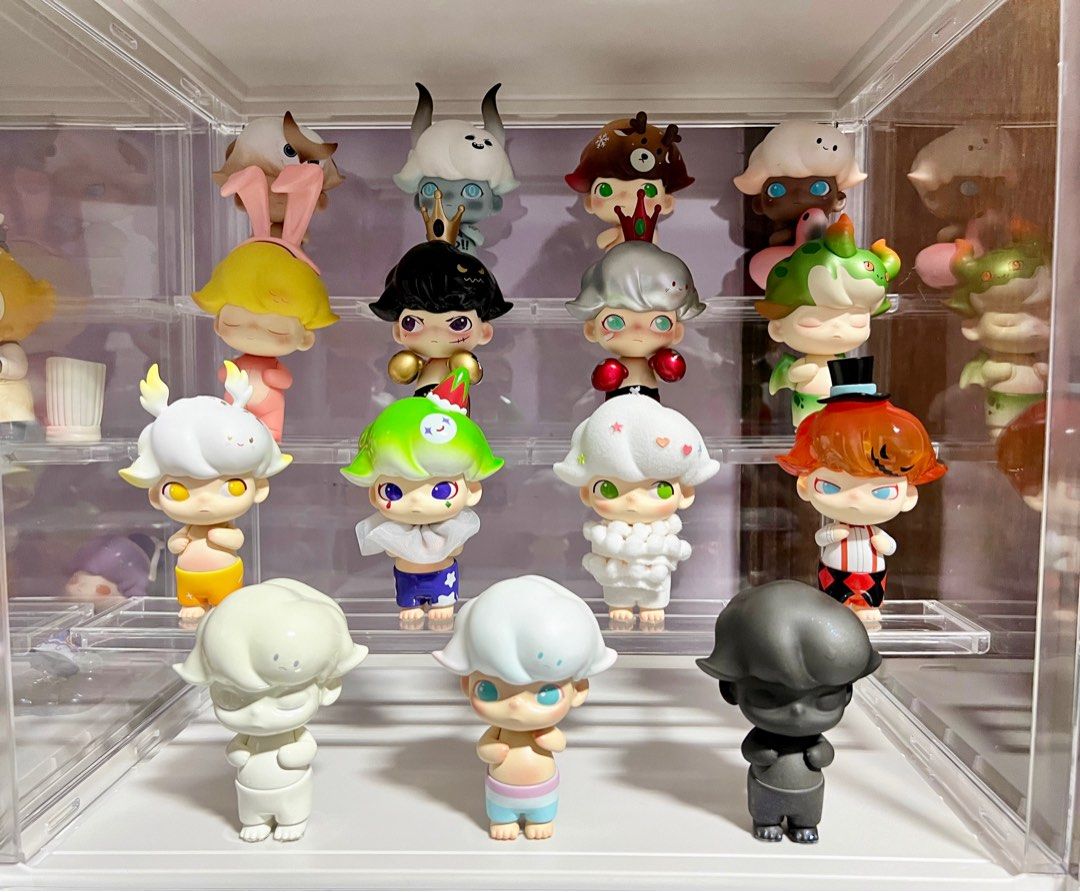 Dimoo Retro Complete Set with Secret in Display Case, Hobbies & Toys ...