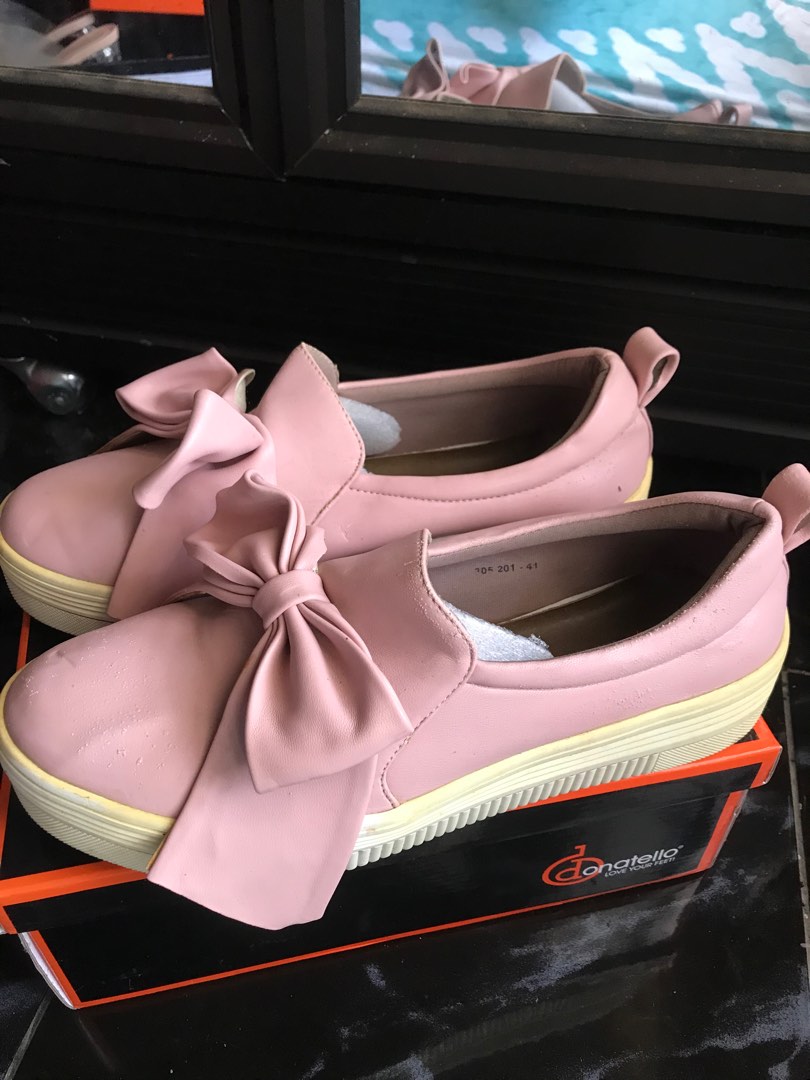 Donatello sepatu pita pink, Fesyen Wanita, Sepatu di Carousell