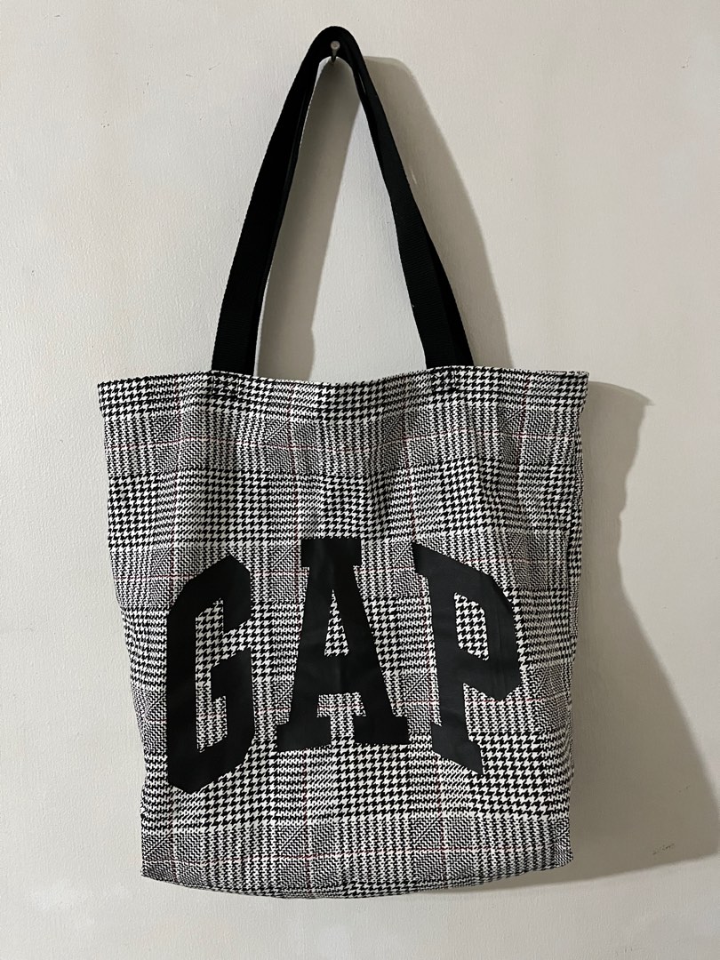 GAP Bag, Women's Fashion, Bags & Wallets, Shoulder Bags on Carousell