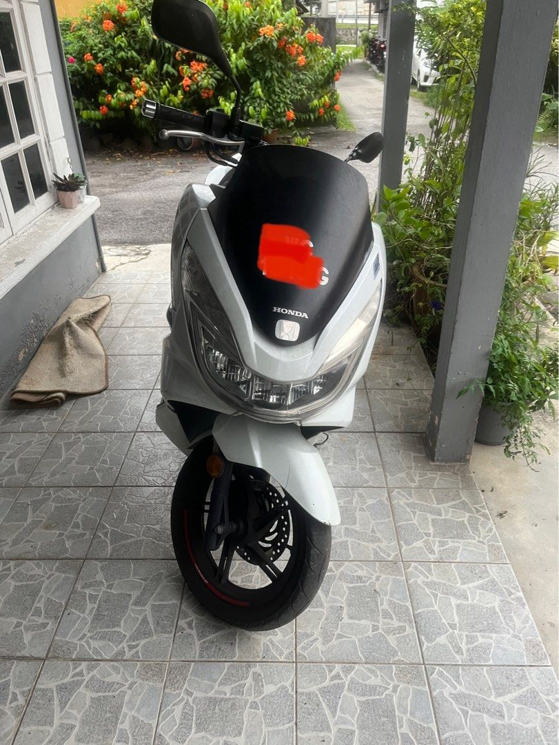 HONDA PCX 150 (2016), Motorbikes on Carousell