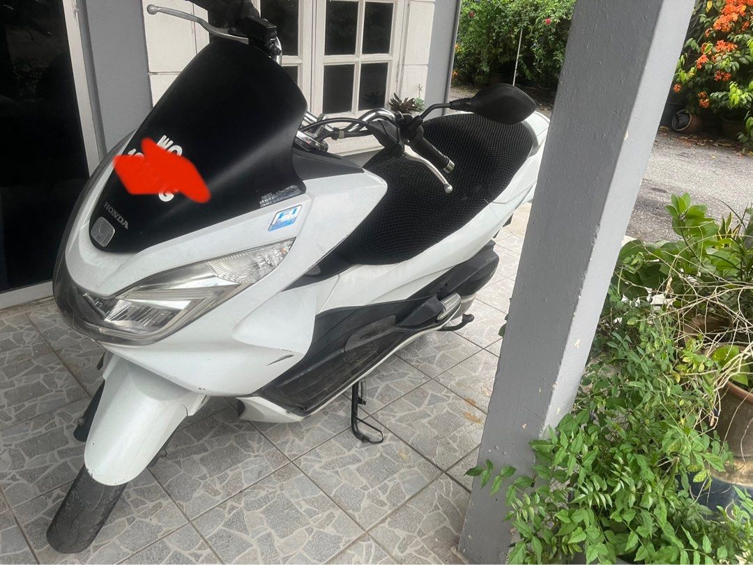 HONDA PCX 150 (2016), Motorbikes on Carousell