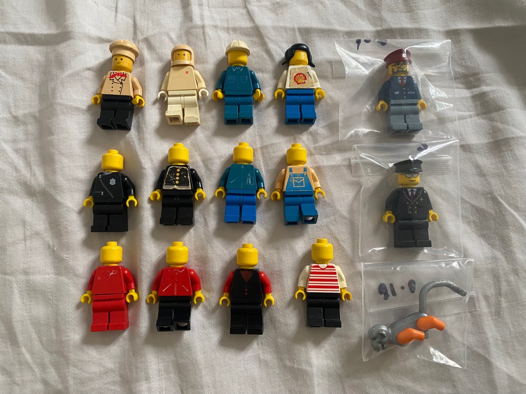 lego vintage minifigure classic town, Hobbies & Toys, Toys & Games on ...
