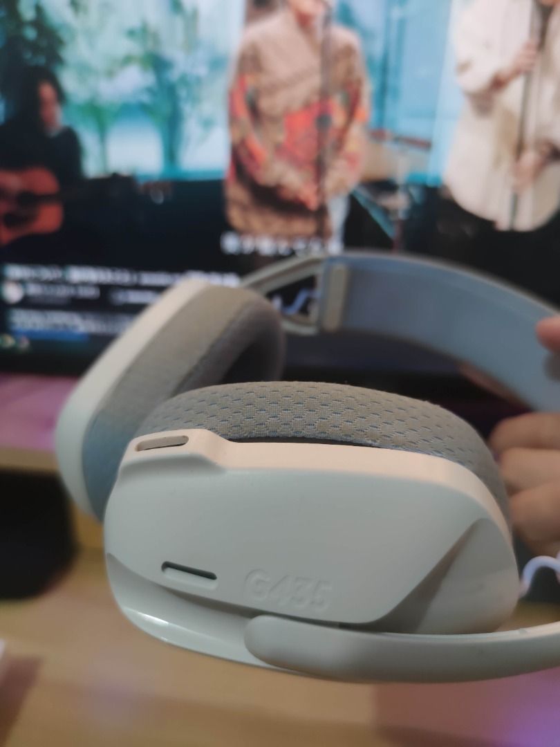 Logitech G435 Lightspeed Wireless Headset (Off-white and Lilac), Audio ...