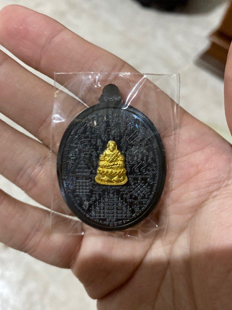 Lp Pong amulet, Hobbies & Toys, Memorabilia & Collectibles, Religious ...