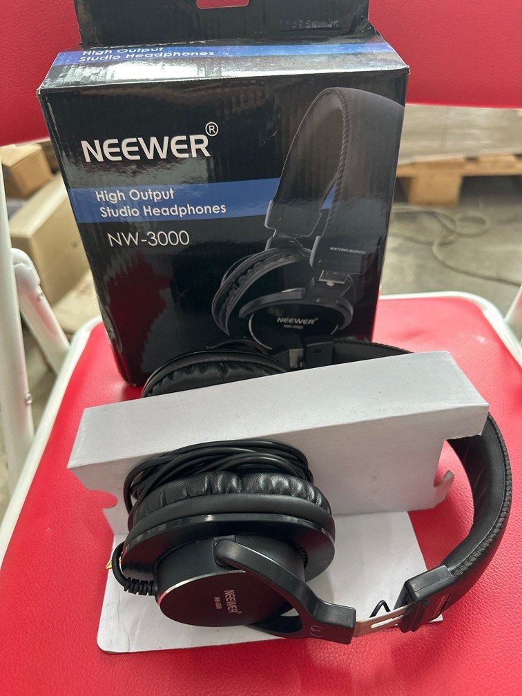 Neewer NW-3000 High Output Studio Headphones, Audio, Headphones ...