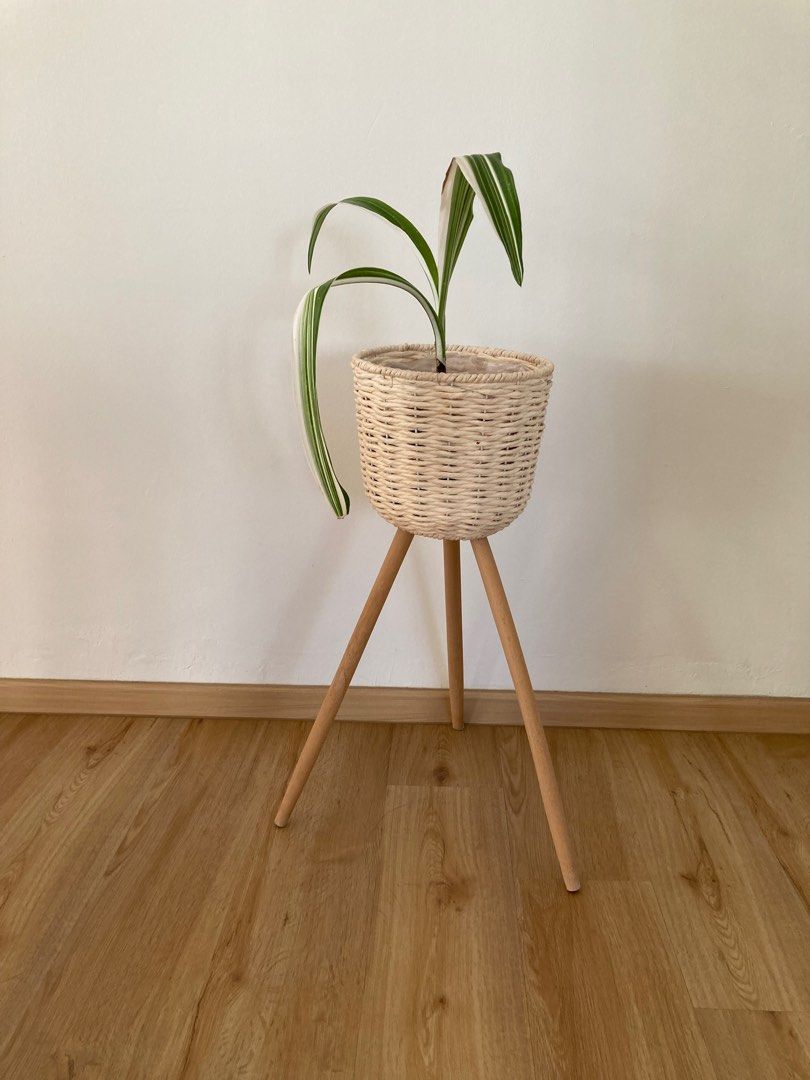 Plant pot tripod stand, Furniture & Home Living, Gardening, Pots ...