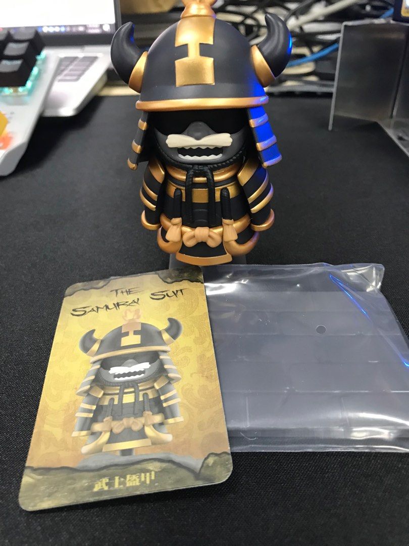 Pop mart - Conjuring (Samurai Suit), swap Annabelle or the nun, Hobbies ...