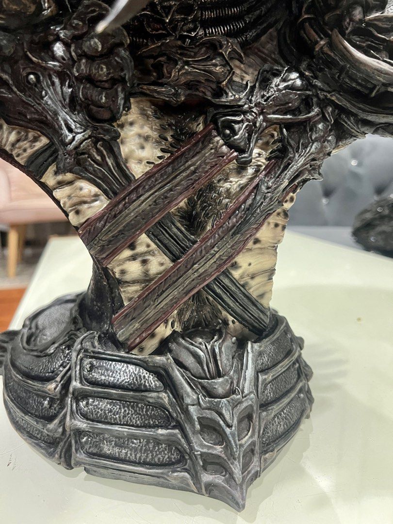 Predator Barbarian Mythos Scale Bust, Hobbies & Toys, Toys & Games on ...