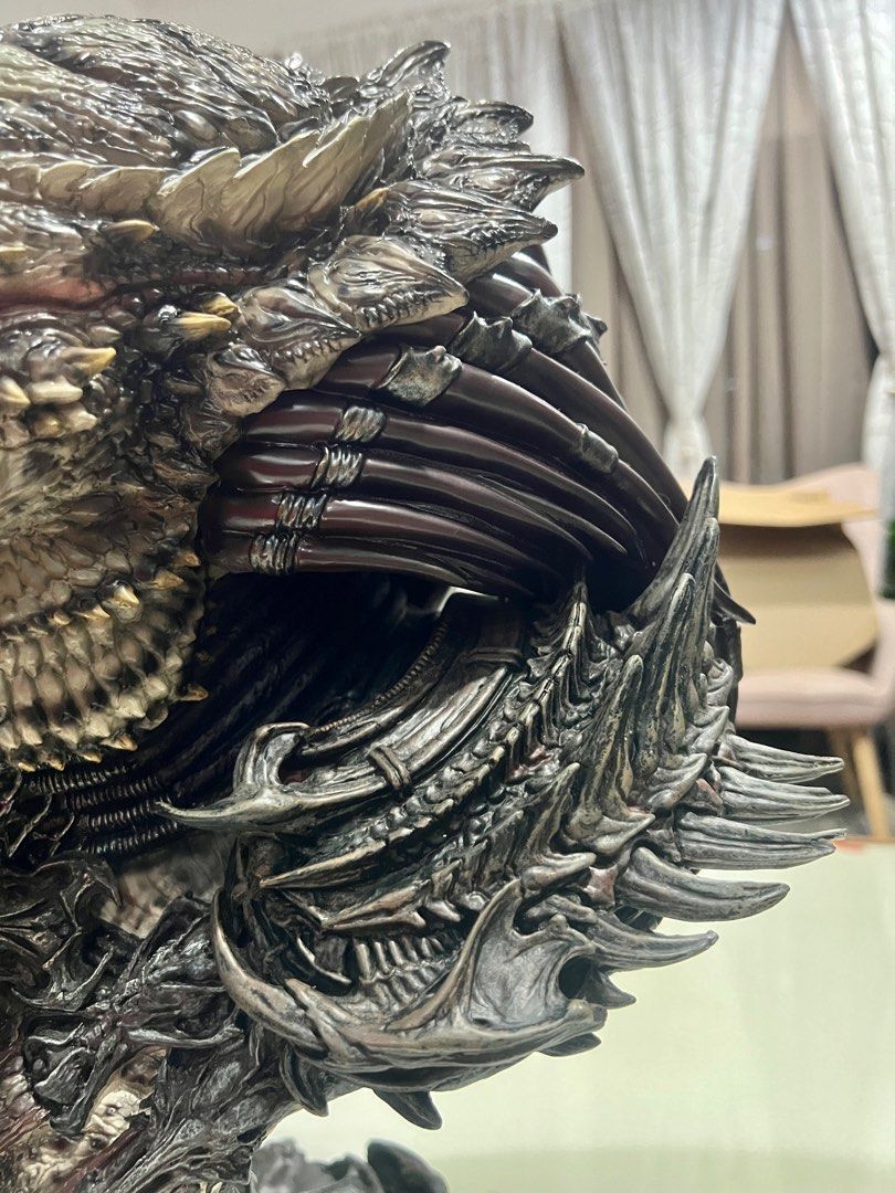 Predator Barbarian Mythos Scale Bust, Hobbies & Toys, Toys & Games on ...