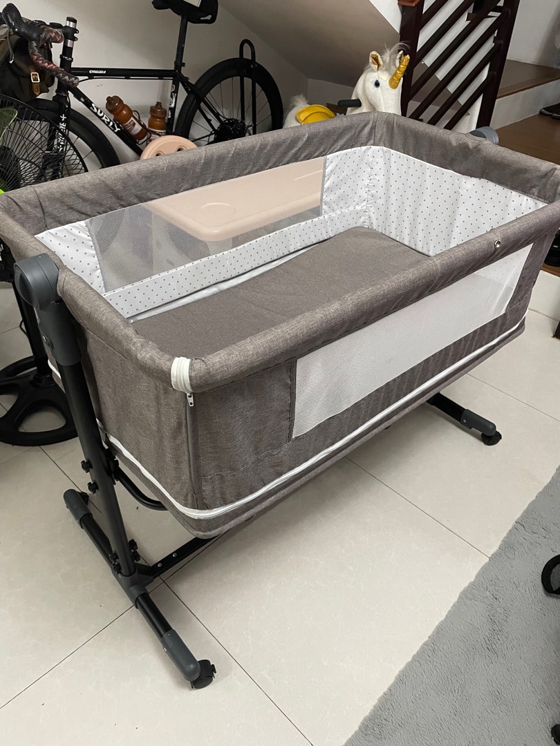 Rocking Baby Crib / Bassinet, Babies & Kids, Baby Nursery & Kids ...