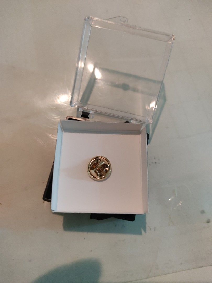 SAF airplane collectible pin, Hobbies & Toys, Memorabilia ...