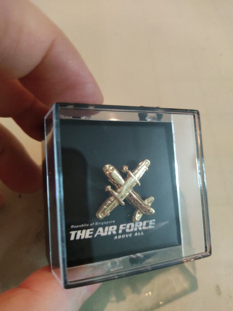 SAF airplane collectible pin, Hobbies & Toys, Memorabilia ...