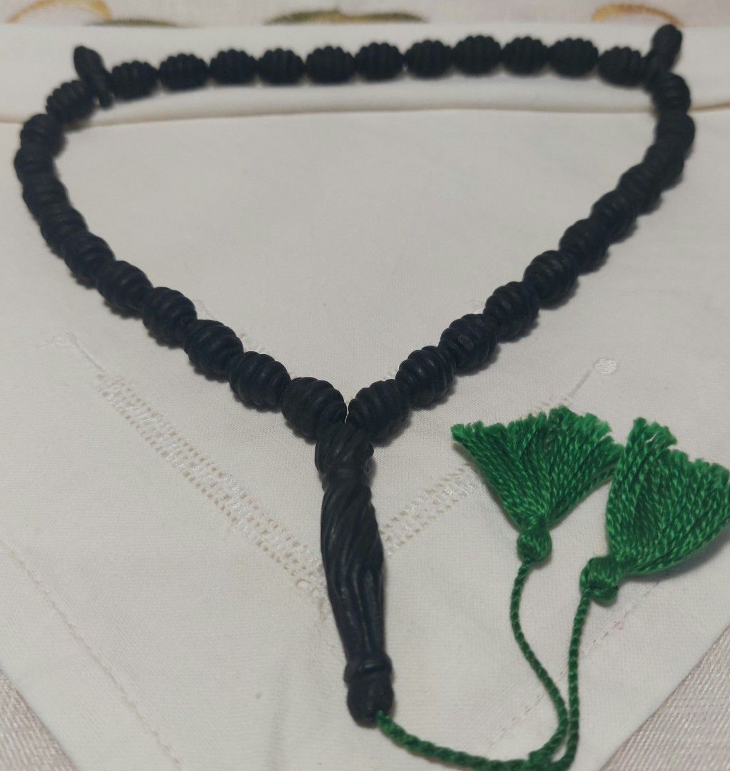 Tasbih gaharu, Antik, Jam & Perhiasan di Carousell