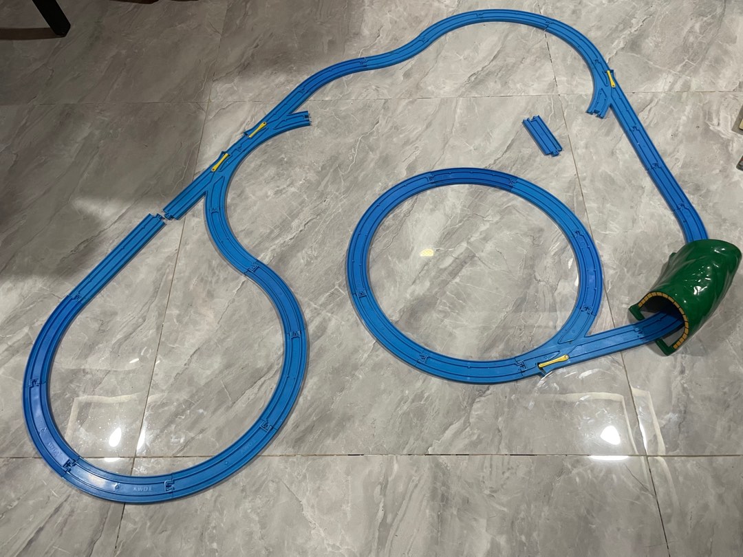 Tomy Trackmaster Thomas Train Tracks, Hobbies & Toys, Toys & Games on ...