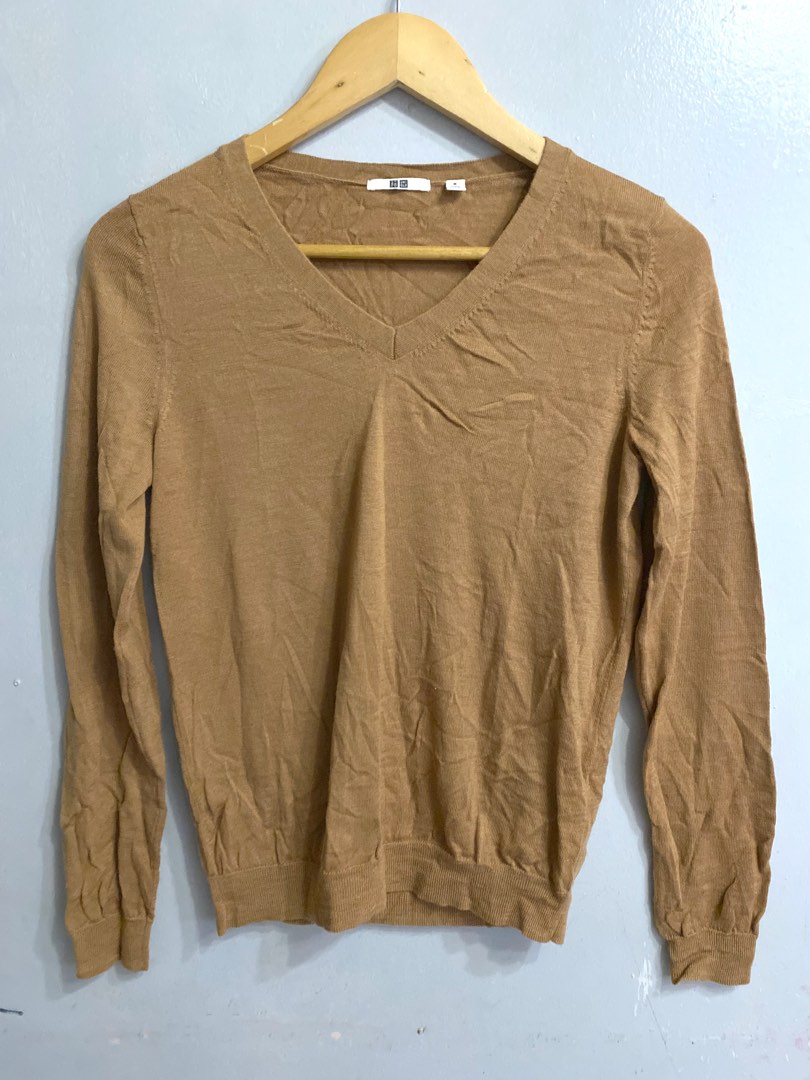 Uniqlo wool sweater, Women's Fashion, Tops, Longsleeves on Carousell