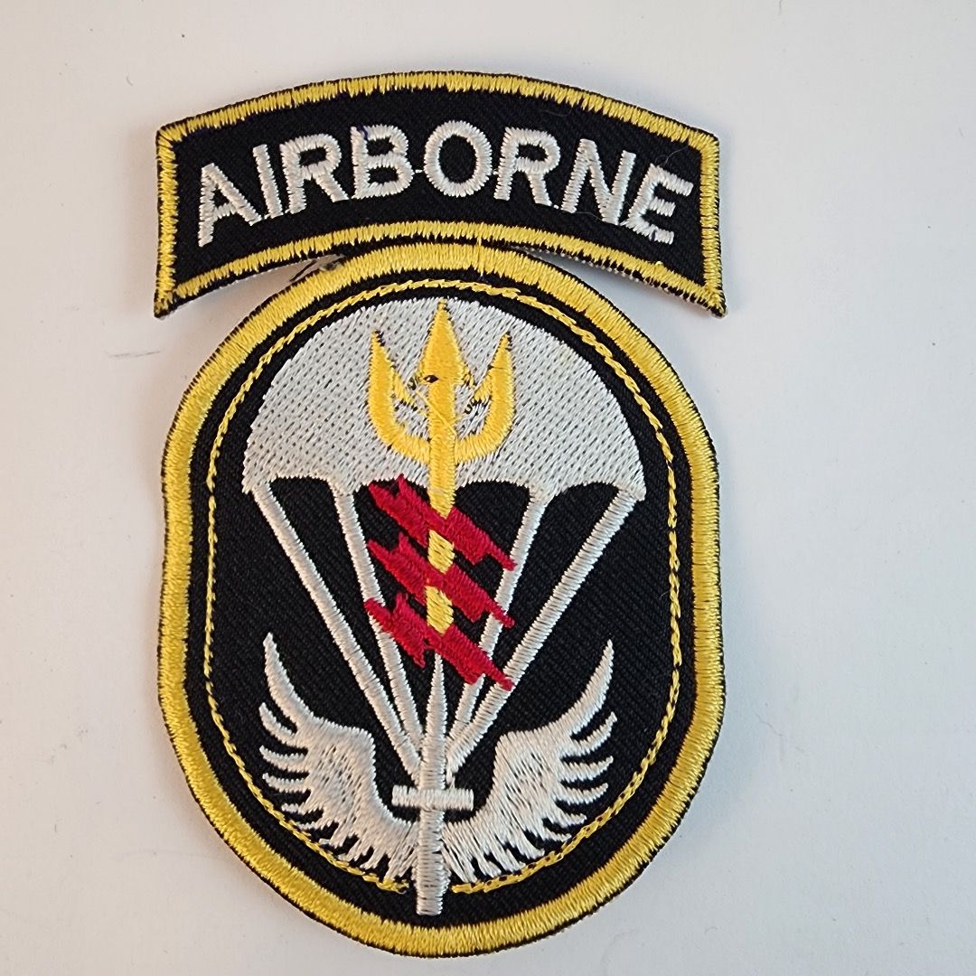 US ARMY ROTC AIRBORNE PATCHES LENCANA TENTERA ASKAR, Hobbies & Toys ...