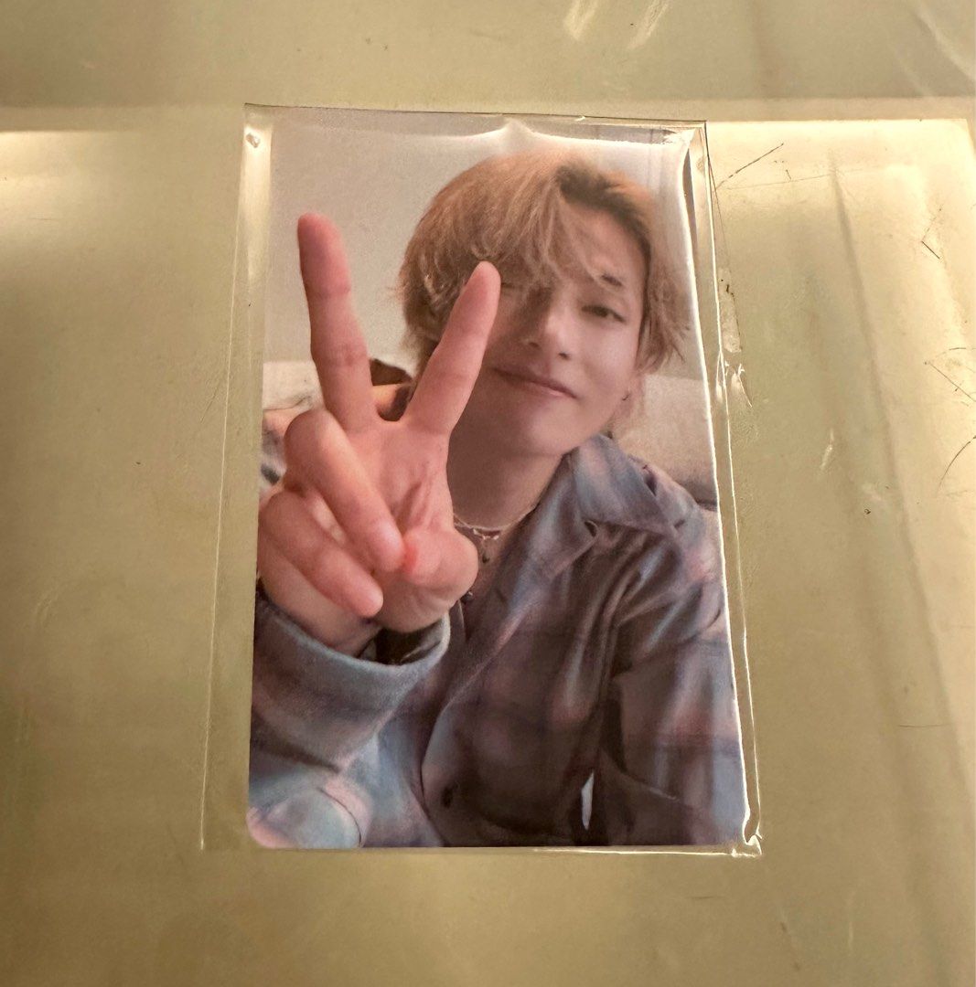 V (BTS) Layover (Weverse Album ver), Hobbies & Toys, Memorabilia ...