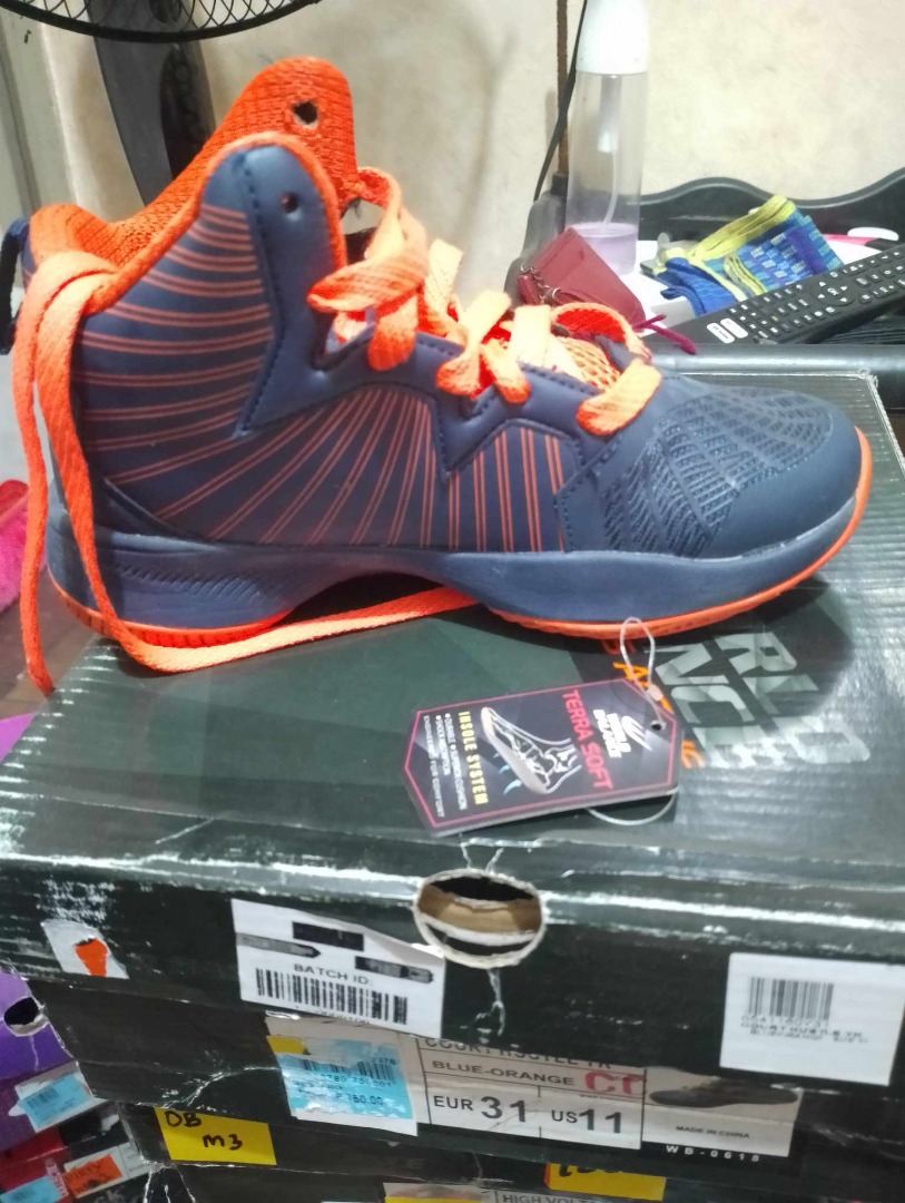 World Balance Mall Pull Out - Brand New, Men's Fashion, Footwear ...