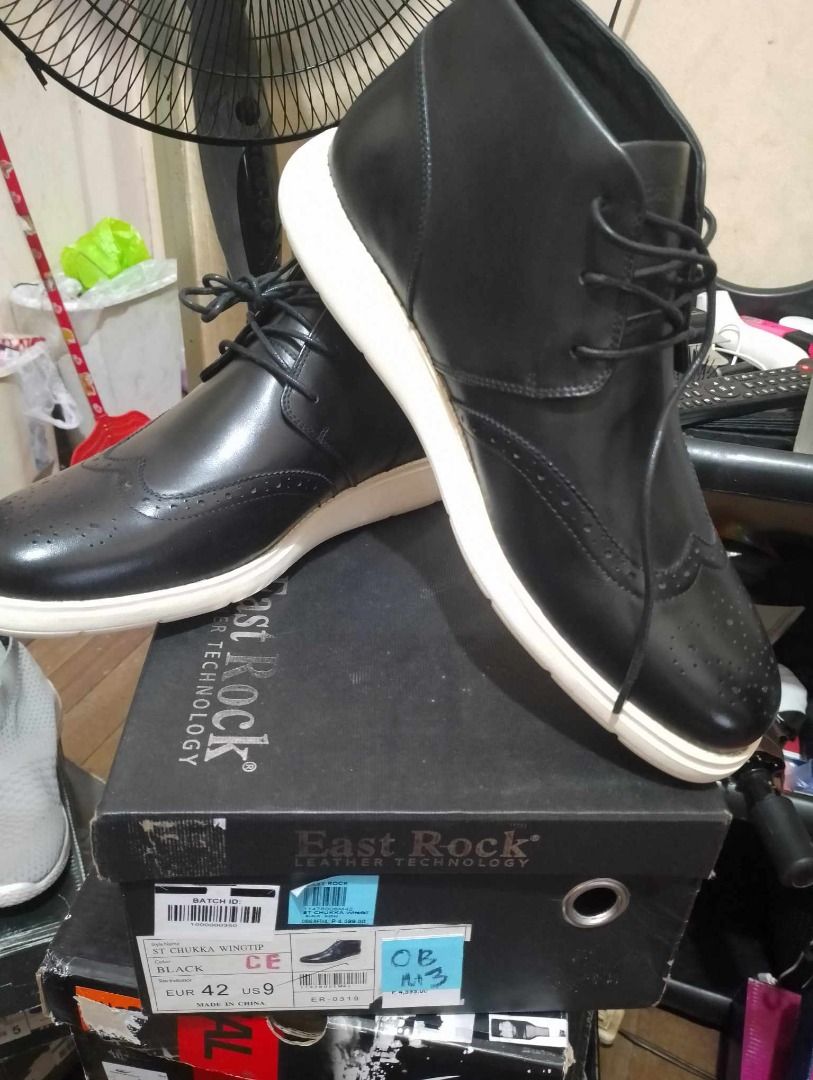 World Balance Mall Pull Out - Brand New, Men's Fashion, Footwear ...